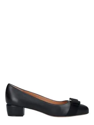 FERRAGAMO Vara Pumps - Black