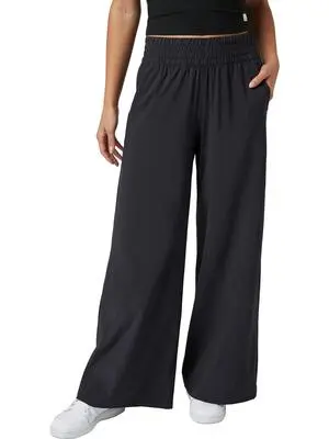 Vuori Villa Wideleg Pants Shorts - Black