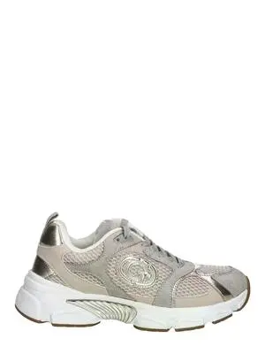 Guess Logo-appliqué Low-top Sneakers - Neutrals