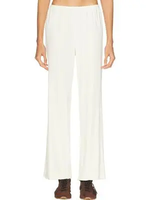 Donni. Baby Rib Scallop Pant - Creme
