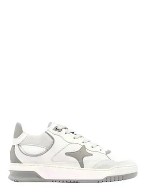 AMA-BRAND Star Appliqué Sneakers - White