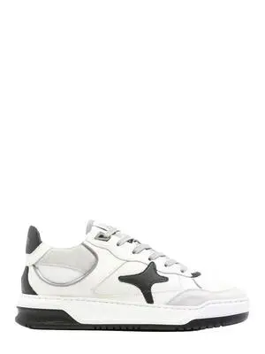 AMA-BRAND Star-appliqué Sneakers - White