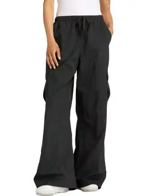 NEW BALANCE Crinkle Woven Cargo Pants