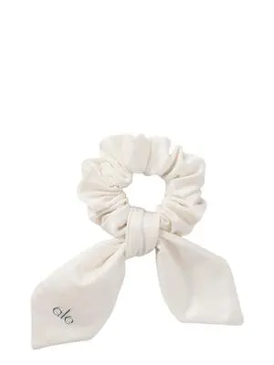 Alo Yoga Airlift Rhythm Scrunchie - Ivory