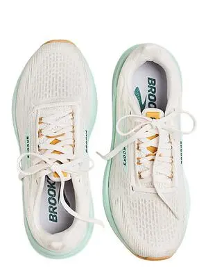 Brooks Revel Sneakers - Coconut/taffy/honeydew