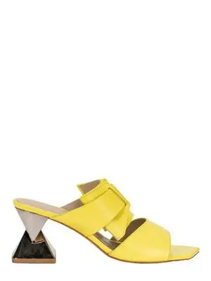 CHRIS DONOVAN Aki Sandal Yellow