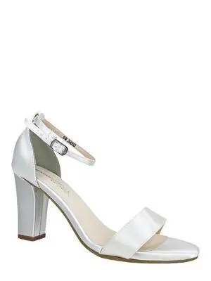 TOUCH UPS Maddox Ankle Strap Sandal - White