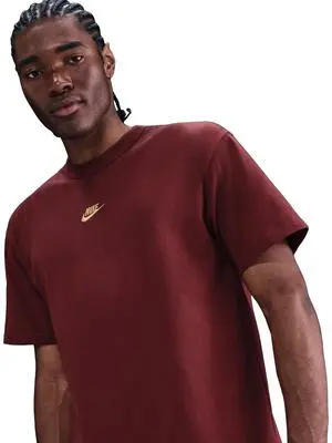 Nike Men's Sportswear Premium Essentials T-shirt Red