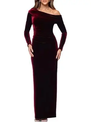 XSCAPE EVENINGS Side Ruched One-shoulder Long Sleeve Velvet Column Gown - Burgundy