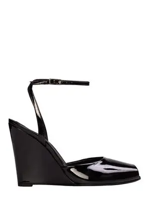 BLACK SUEDE STUDIO Idetta 100 Wedge Sandal - Black Patent Leather