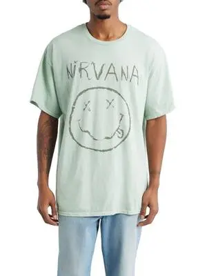 MERCH TRAFFIC Nirvana Smiley Live Graphic T-shirt - Green