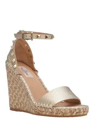 Valentino Garavani Rockstud Espadrille Wedge Sandal - Platinum