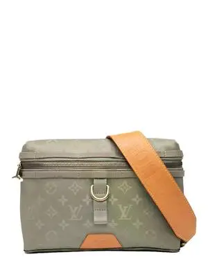LOUIS VUITTON Monogram Titanium Messenger Pm - Grey