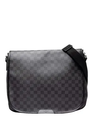 LOUIS VUITTON 2009 Damier Graphite Daniel Mm Crossbody Bag - Black