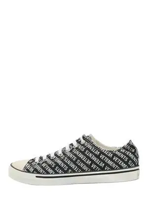 Vetements Logo-print Canvas Sneakers - Black