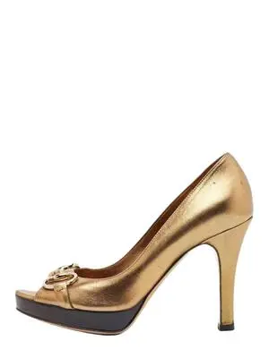 Gucci 95mm Horsebit-detail Peep-toe Pumps - Gold