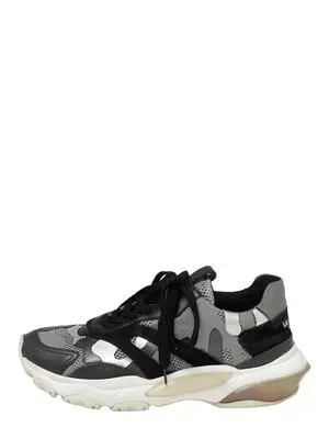 Valentino Garavani Bounce Sneakers - Black
