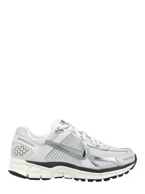 NIKE Zoom Vomero 5 Sneakers