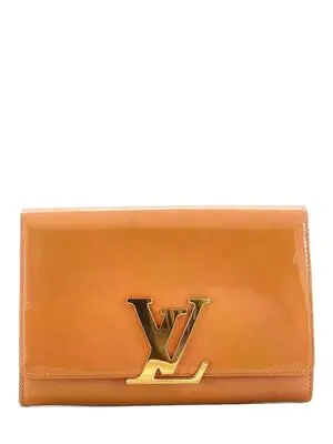 LOUIS VUITTON Louise Patent Mm Clutch Bag - Neutrals