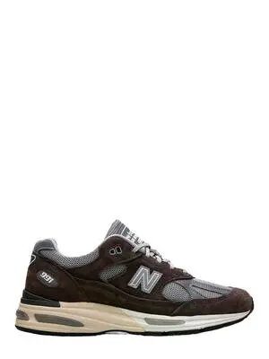NEW BALANCE 991v2 Sneakers Brown