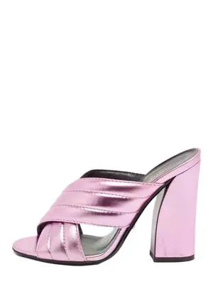 Gucci Leather Quilted Crossover Sandals - Pink