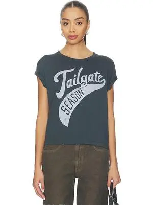 Daydreamer Tailgate Season Solo Tee - Vintage Black