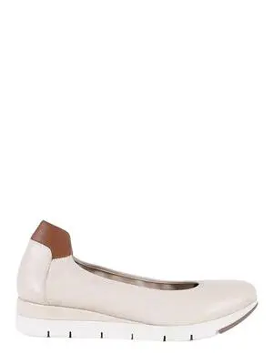 MENINA STEP Promenade Leather Flat - Beige