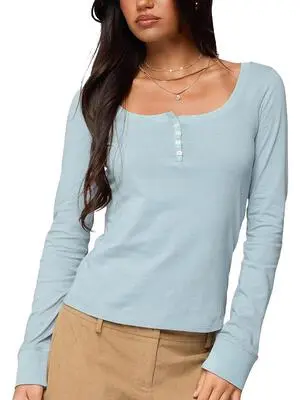 EDIKTED Scoop Neck Henley Top - Light-blue