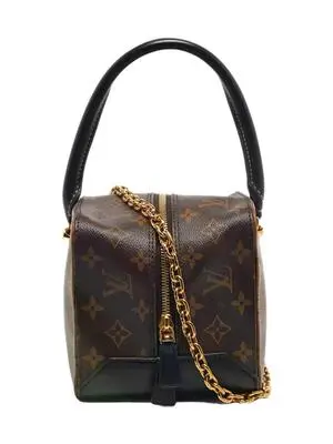 LOUIS VUITTON 2018 Reverse Monogram Canvas Square Tote Bag