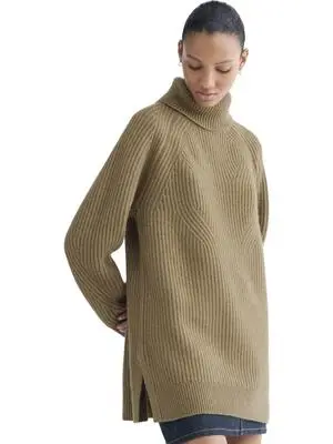 Everlane Cocoon Wool-Cashmere Turtleneck Sweater Toast