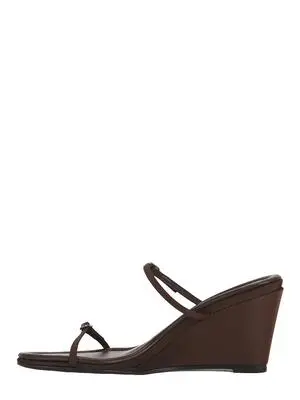 ST. AGNI Petit Belt Detail Wedge - Mocha