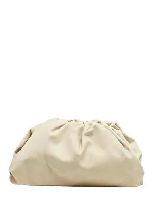Bottega Veneta The Pouch Leather Clutch Bag - Neutrals