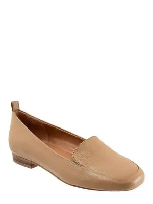 Softwalk Kingston Leather Loafer - Beige