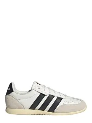 Adidas Barreda Lo Sneakers - Core White / Core Black / Warm Vanilla