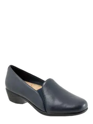 Softwalk Leather Flat With Arch Support Navy