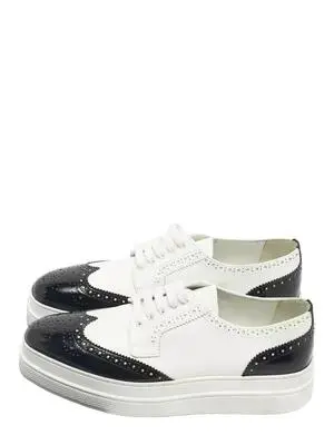 Prada Brogue Detailing Lace-up Derby Shoes - White