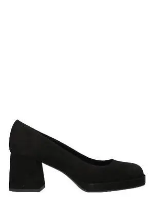NOA A. Leather Pumps - Black