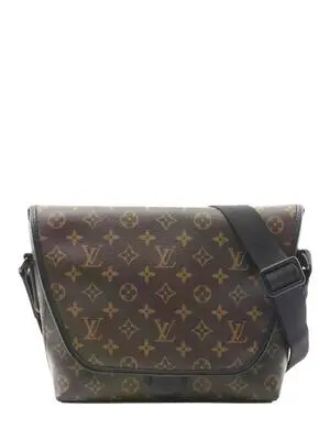 LOUIS VUITTON 2021-2025 Monogram Macassar Magnetic Messenger Bag - Brown
