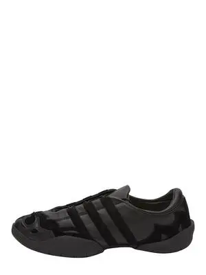 Y3 Regu 2002 Sneakers - Black