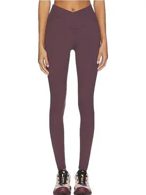 WELLBEING + BEINGWELL Flowwell Callista Crossover Legging In Mauve - Raisin
