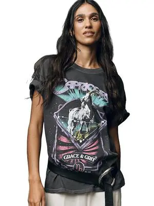 GIRL DANGEROUS Zodiac Graphic T-shirt - Capricorn