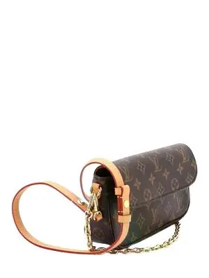 LOUIS VUITTON Ivy Wallet On Chain Monogram Canvas - Brown