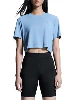 On On Train-T Crop Top Chambray