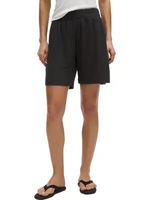 Lululemon Bermuda Mid-rise Shorts - Black