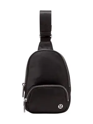 Lululemon Everywhere Sling Bag Small 2l - Black/silver