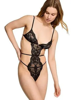 Victoria's Secret Dream Angels Dare To Lace Strappy Triangle Teddy - Black