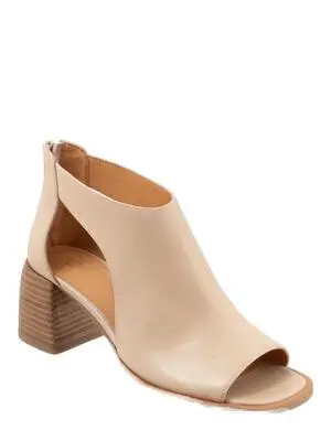 Eos Isolde Block Heel Sandal - Beige