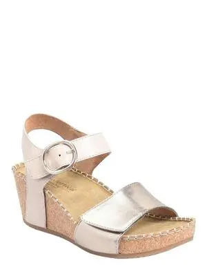 COMFORTIVA Comfortiva Eldorah Platform Wedge Sandal Gold/ Beige