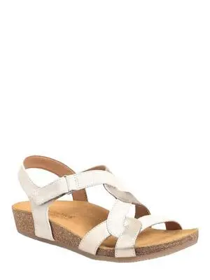 COMFORTIVA Garner Wedge Sandal - Light Natural/ Gold