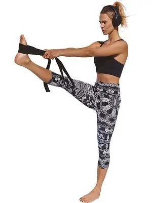 Free People Never Better Printed Capri Leggings Black Bandana Print